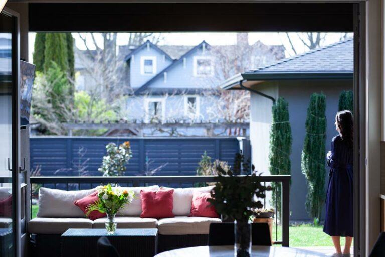 Large Opening Retractable Screens & Screen Doors | Mirage Screen Systems
